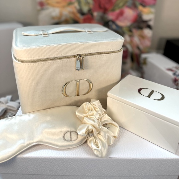 Dior | Makeup | Nib Dior Beauty Vanity Kit With Hair Tie And Eye Mask ...